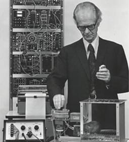 Thí nghiệm con chuột của Skinner và sự bối rối của Trader - Happy Live